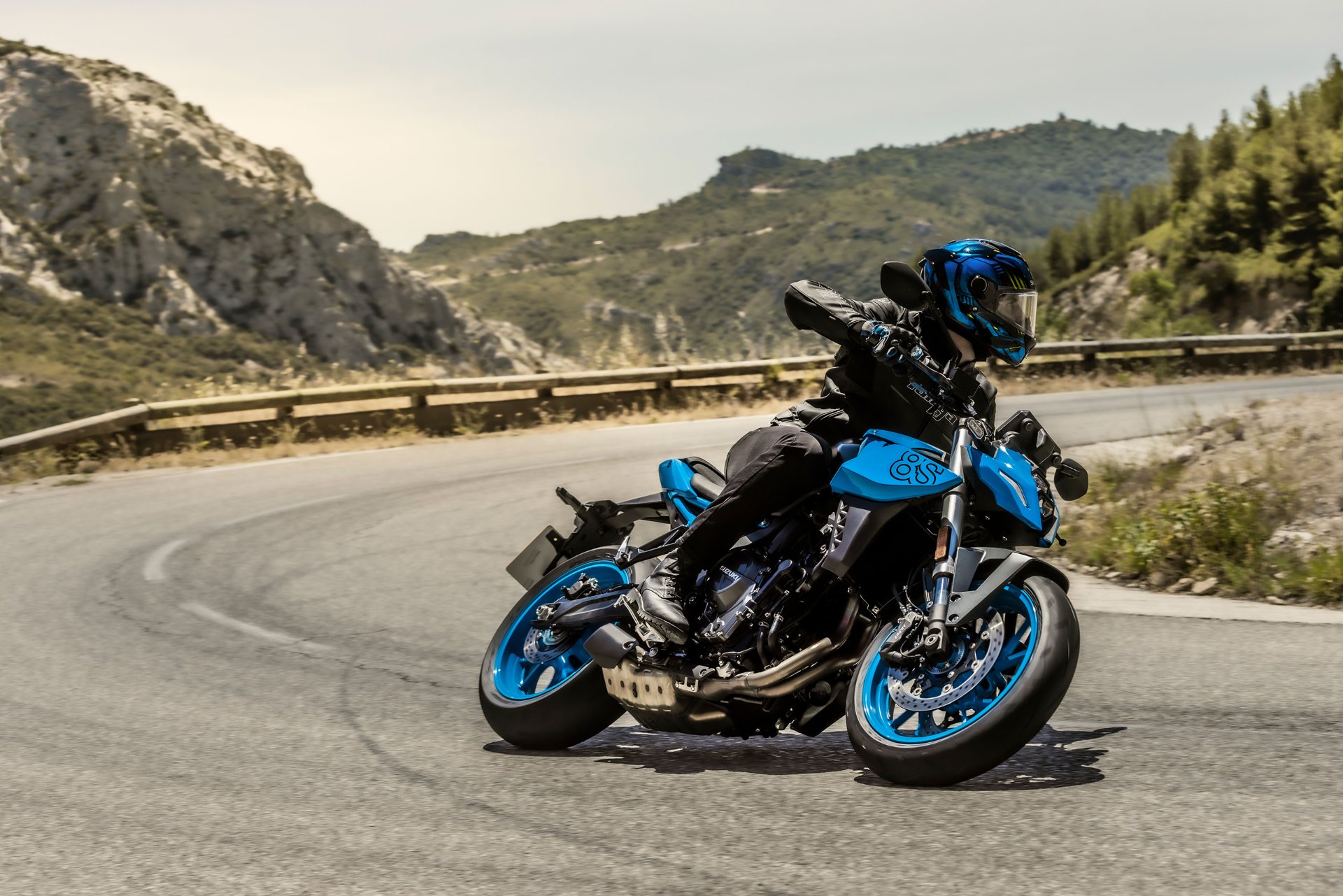 GSX-8S