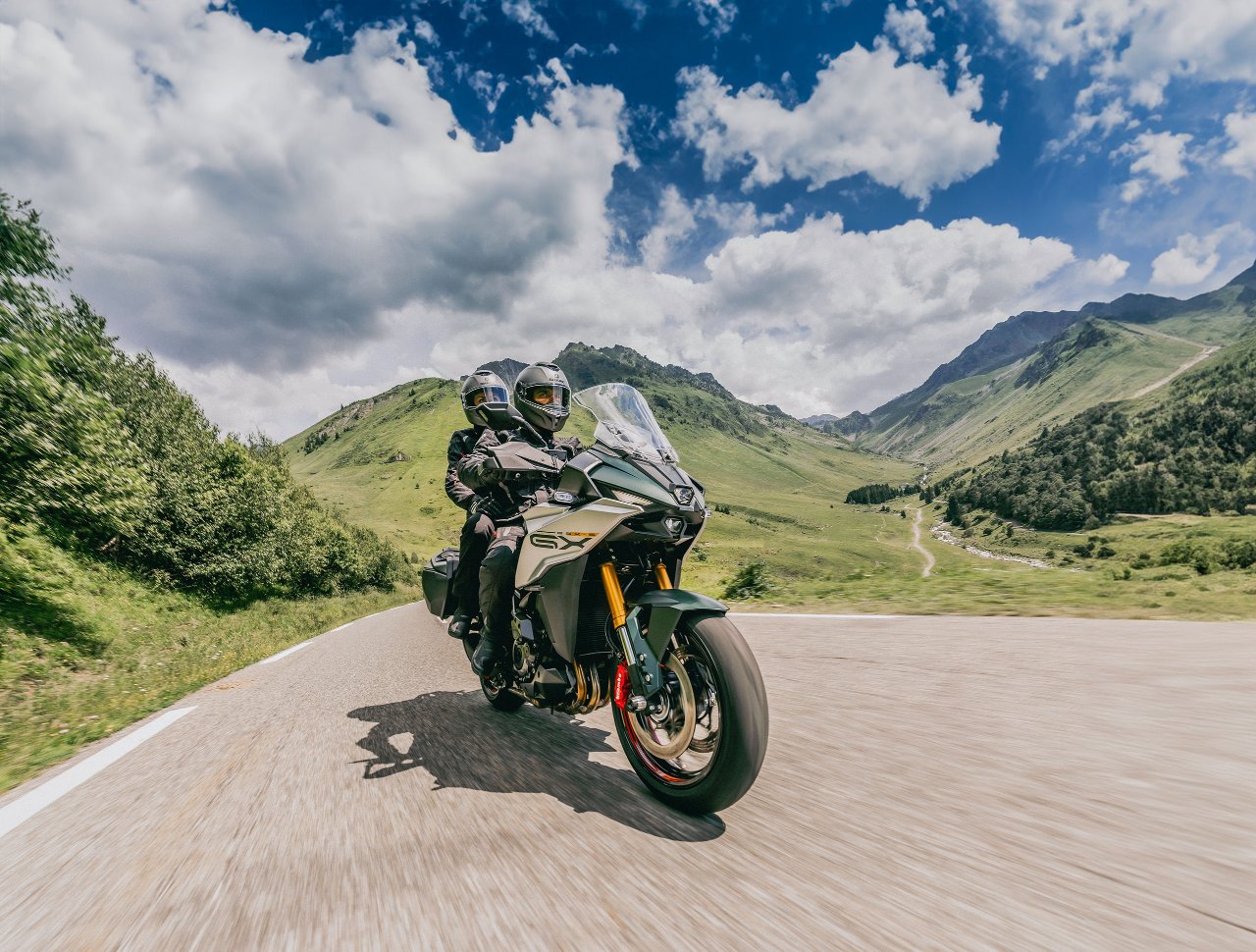GSX-S1000GX