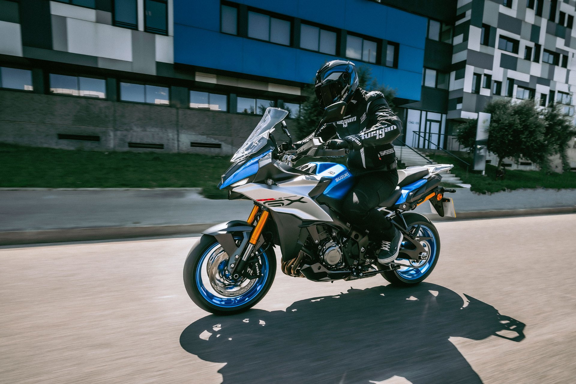GSX-S1000GX