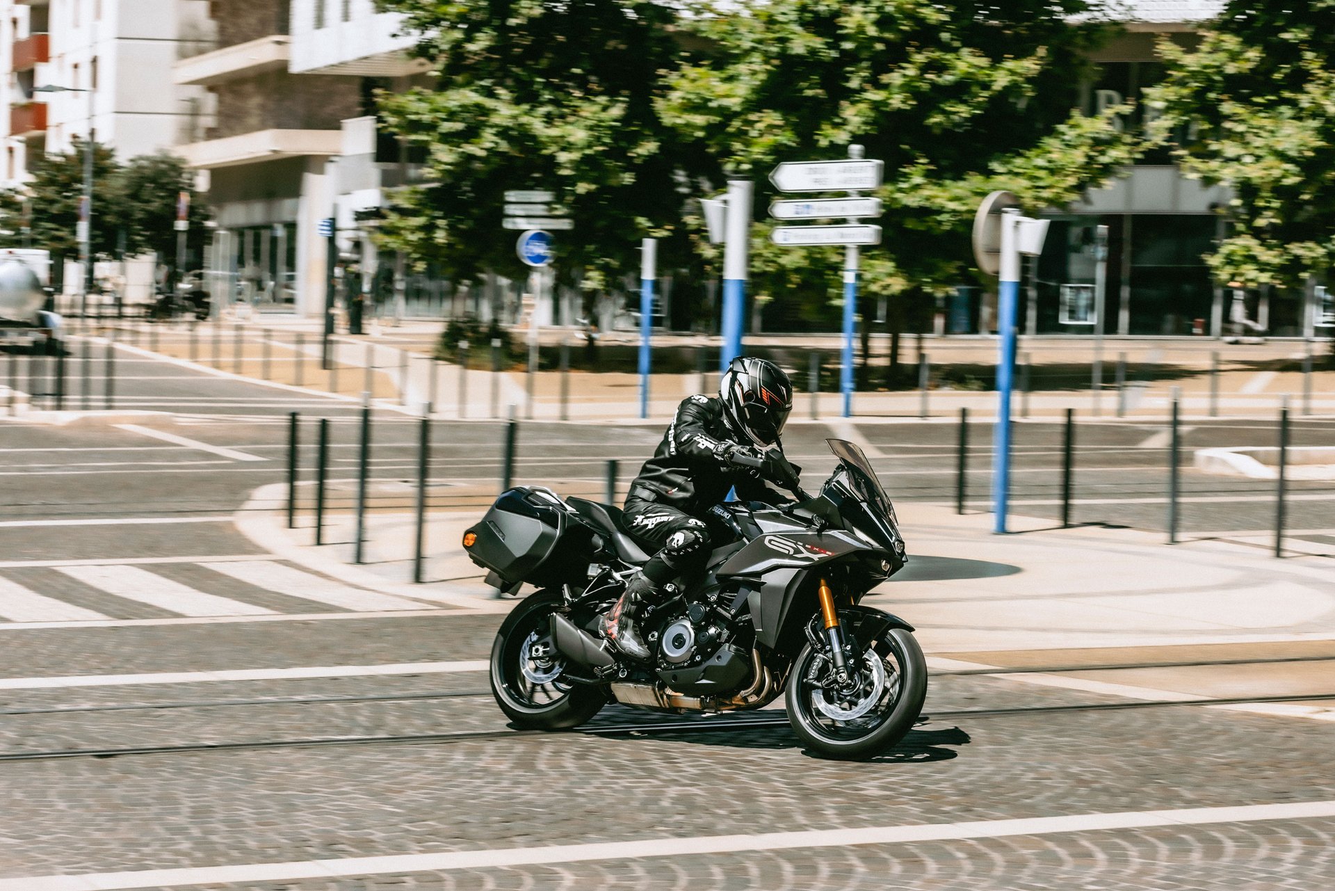 GSX-S1000GX